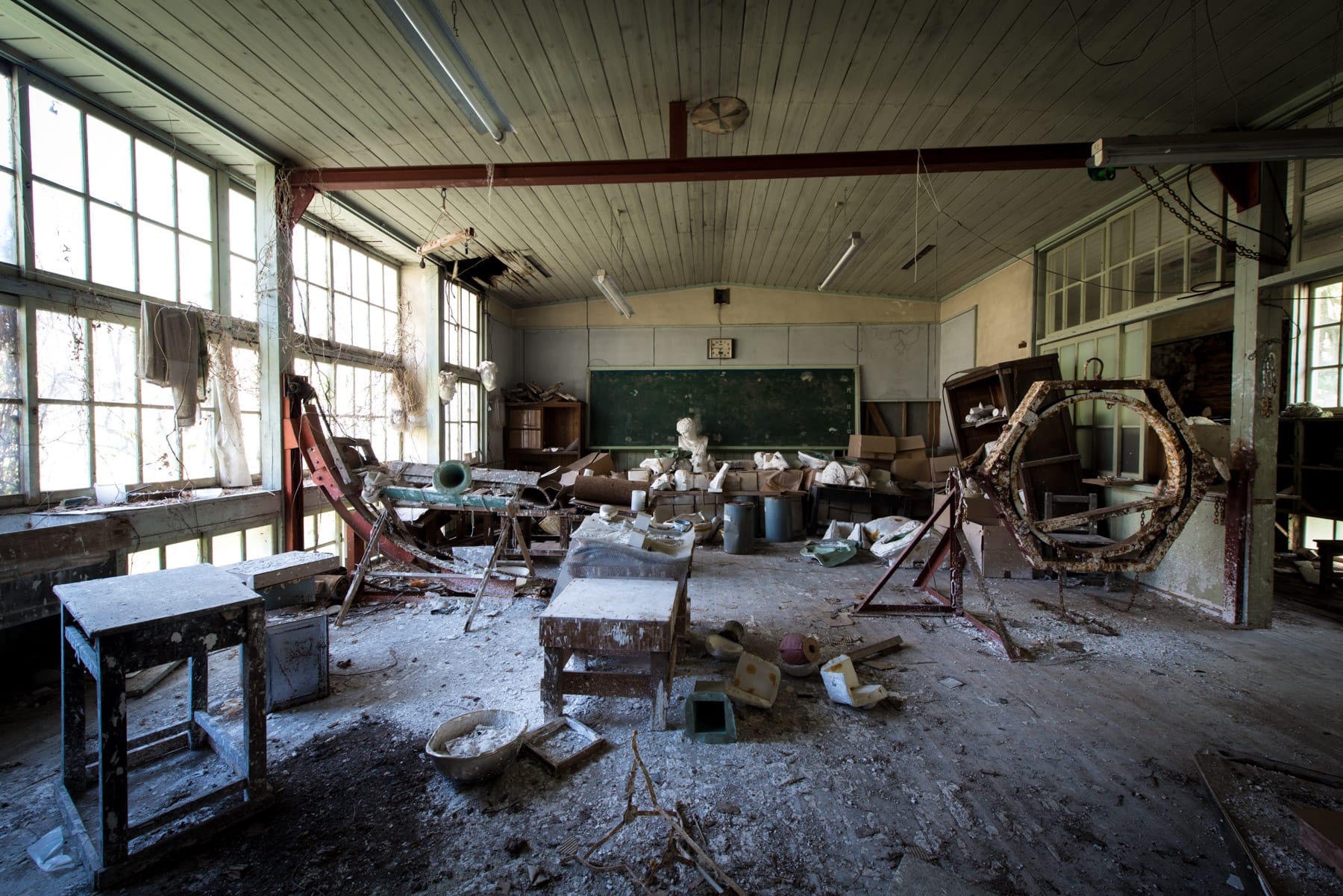 School of the Ghost Plasters - Haikyo: Abandoned Japan