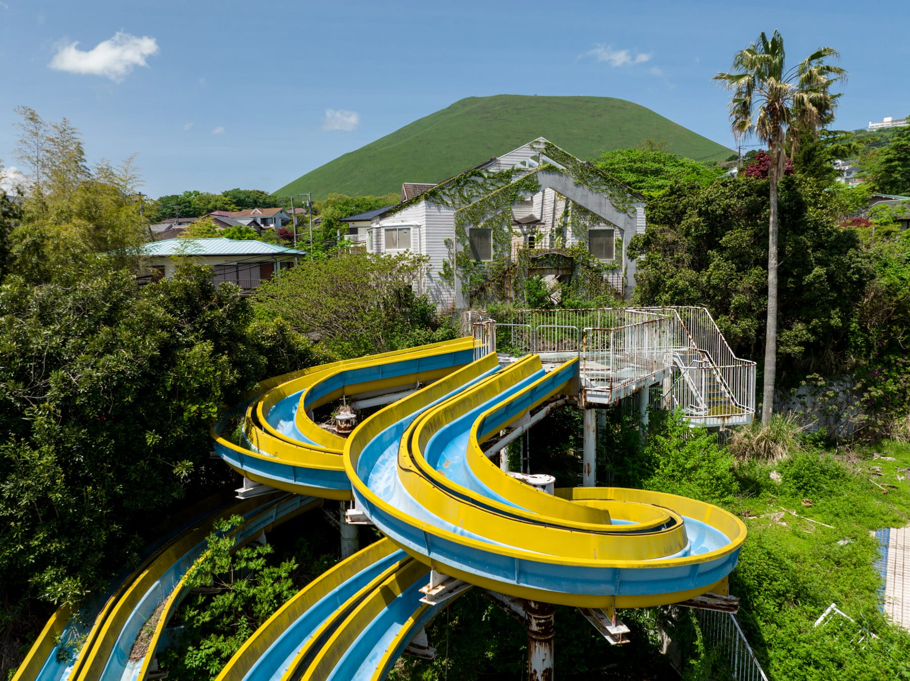 Beautiful Ruins in Japan | Haikyo: Abandoned Japan